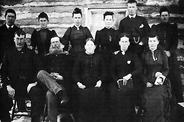 Family+Photo+1896.png – Canadian History Ehx